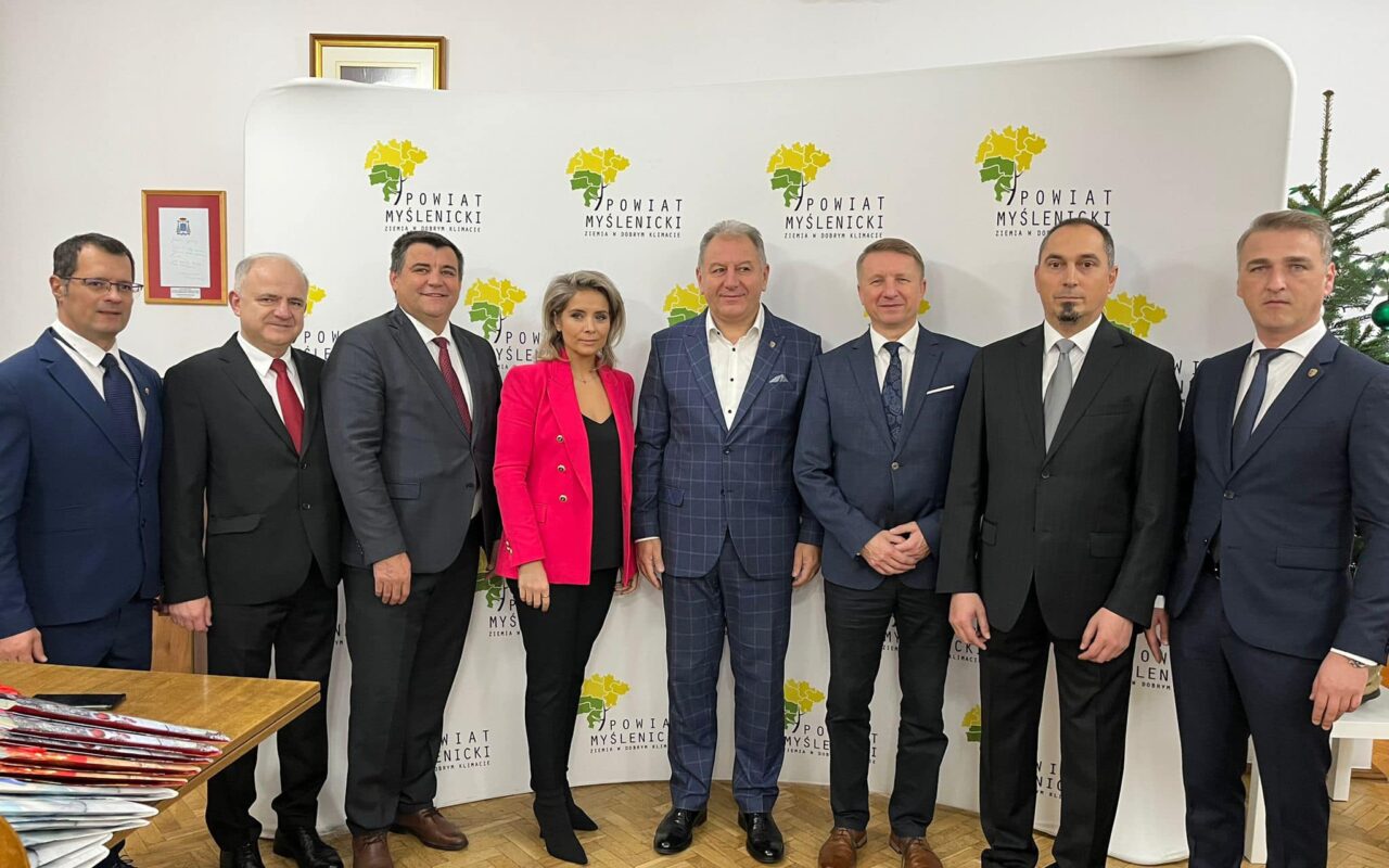 Emil Radu Moldovan și Nicolae Moldovan, cetățeni de onoare ai unui ...